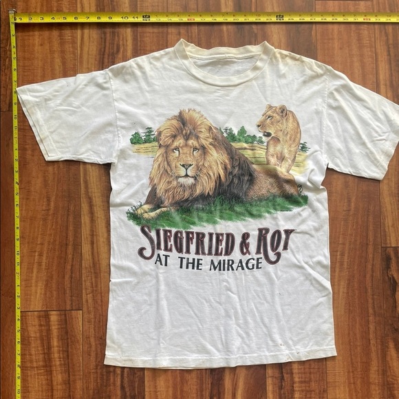Shirts | Mens Vintage Siegfried Roy At The Mirage Tshirt Szl | Poshmark